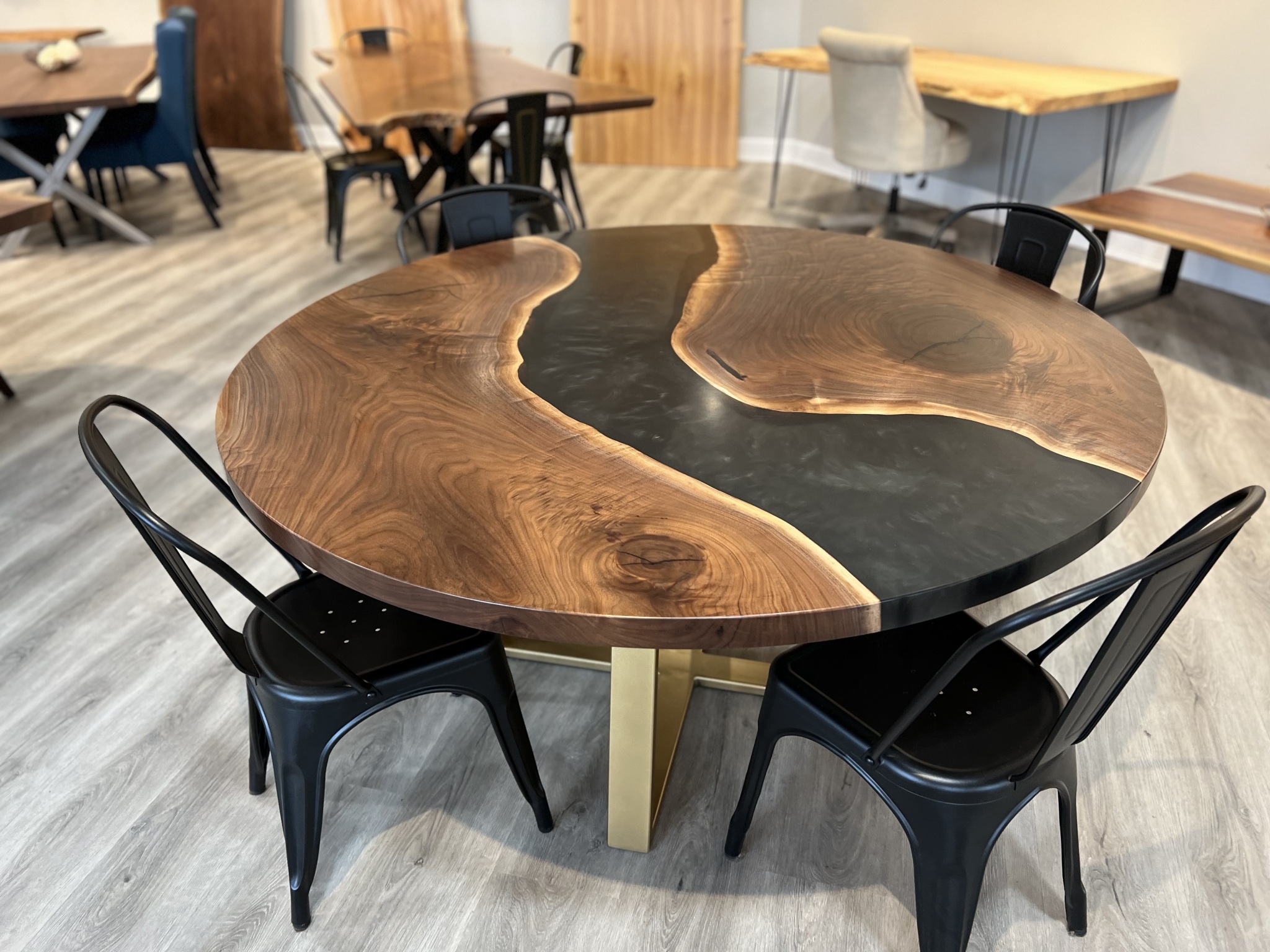 Custom Live Edge Dining Tables and Wood Furniture