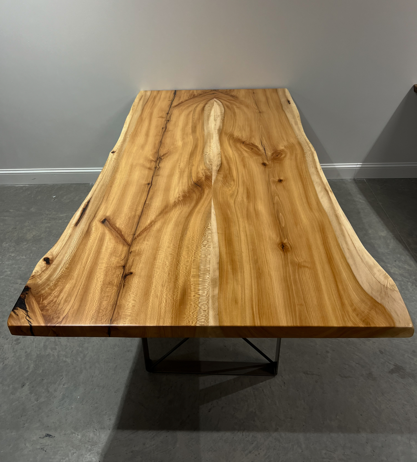 Live Edge Dining Tables For Sale & Custom Kitchen Tables - Pathway Tables